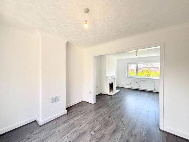 3 bedroom flat to rent