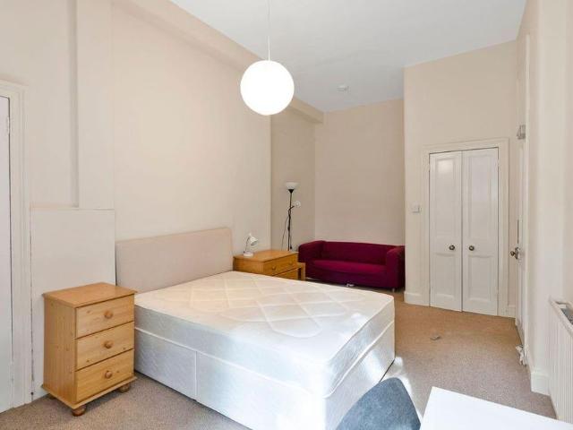 3 bedroom flat to rent