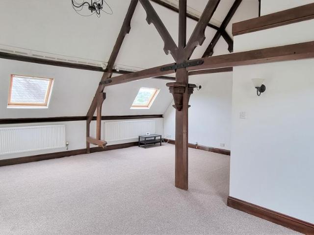 3 bedroom flat to rent