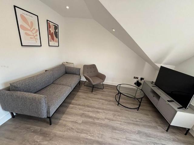 3 bedroom flat to rent