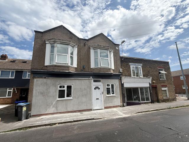 3 bedroom flat to rent