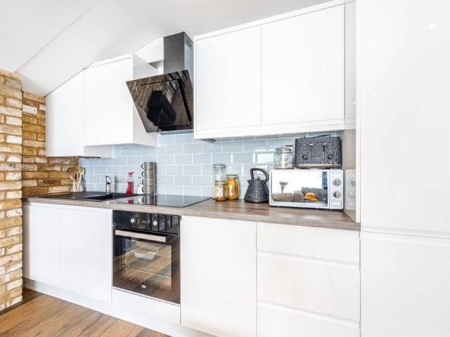 3 bedroom flat to rent