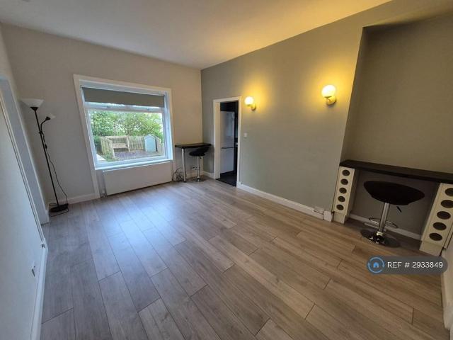 3 bedroom flat to rent
