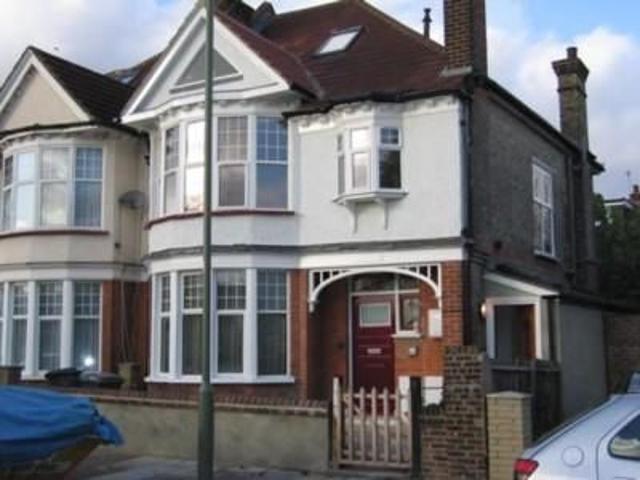 3 bedroom flat to rent