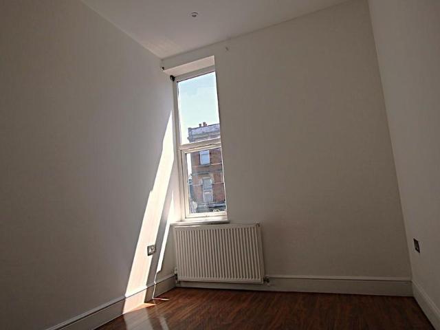 3 bedroom flat to rent