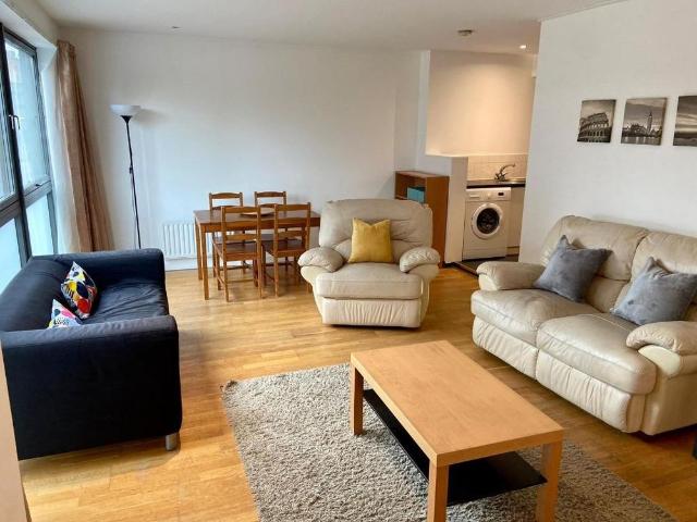 3 bedroom flat to rent