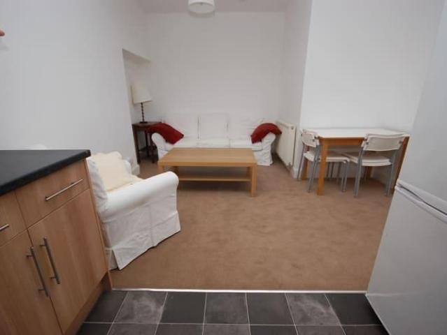 3 bedroom flat to rent