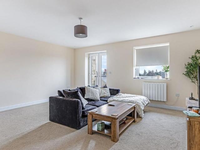 3 bedroom flat to rent