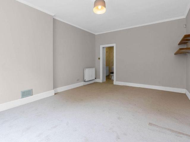 3 bedroom flat to rent