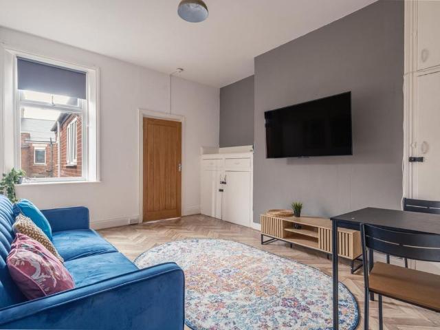 3 bedroom flat to rent