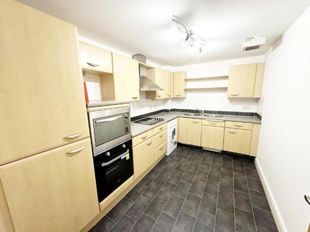 3 bedroom flat to rent