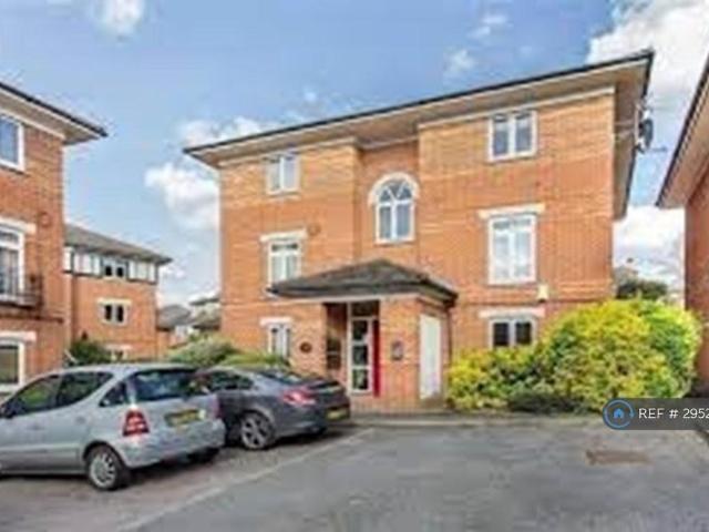 3 bedroom flat to rent