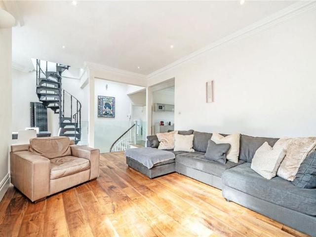 3 bedroom flat to rent