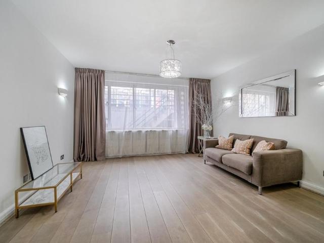 3 bedroom flat to rent