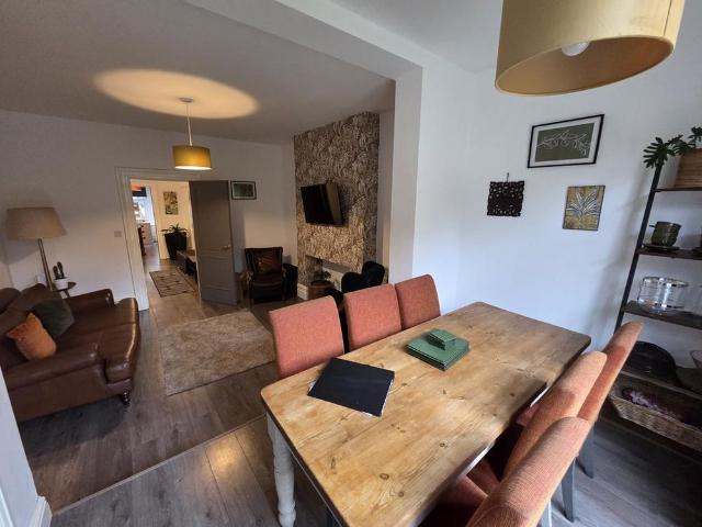 3 bedroom flat to rent