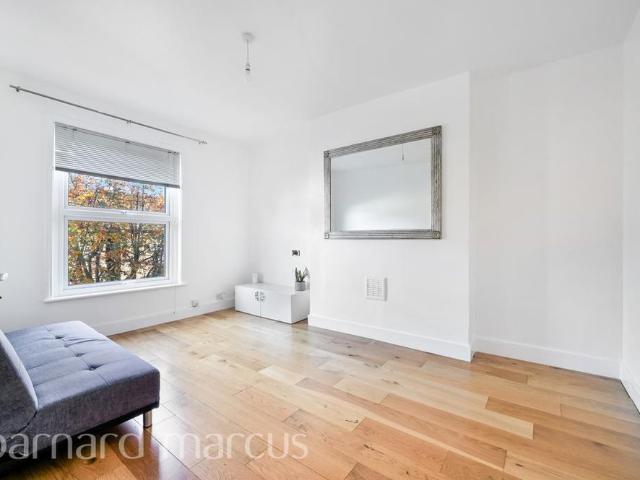 3 bedroom flat to rent