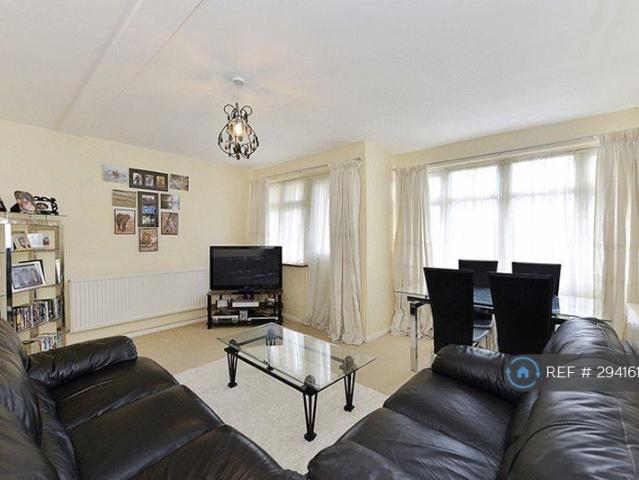 3 bedroom flat to rent