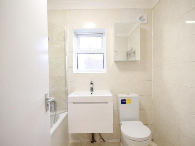 3 bedroom flat to rent