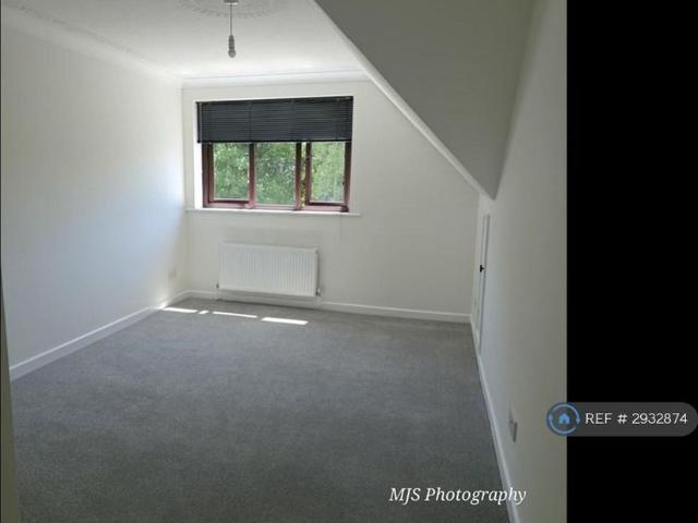 3 bedroom flat to rent