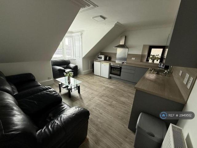 3 bedroom flat to rent