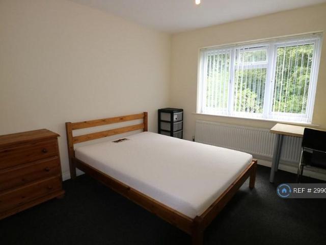 3 bedroom flat to rent