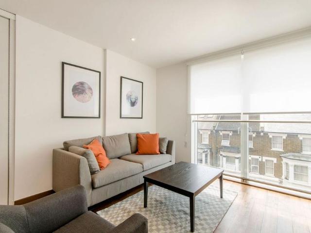 3 bedroom flat to rent