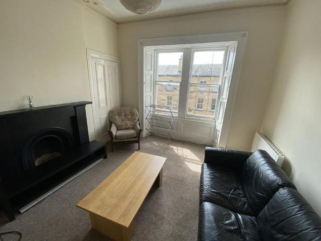 3 bedroom flat to rent