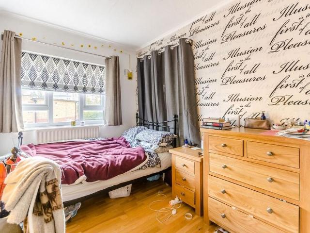 3 bedroom flat to rent