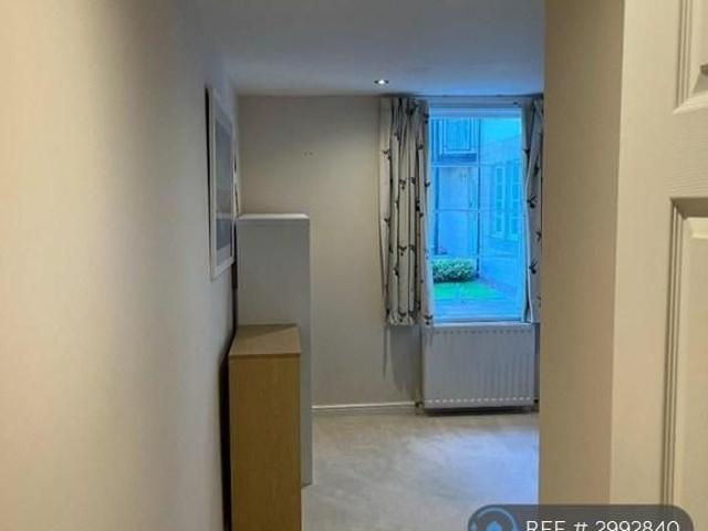 3 bedroom flat to rent