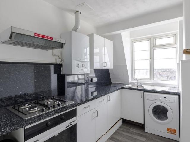3 bedroom flat to rent
