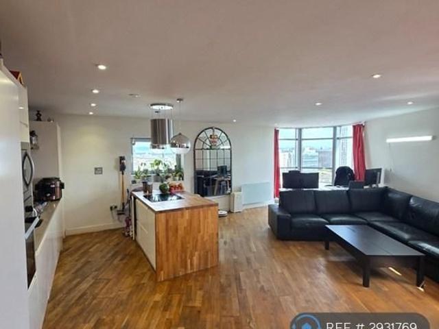 3 bedroom flat to rent