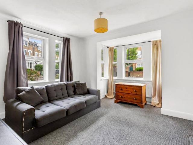 3 bedroom flat to rent
