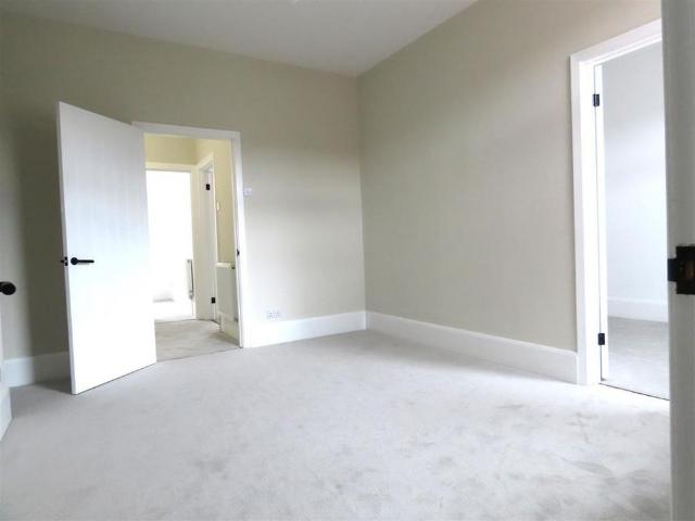 3 bedroom flat to rent