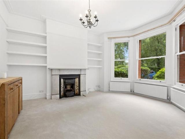 3 bedroom flat to rent