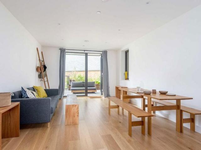 3 bedroom flat to rent