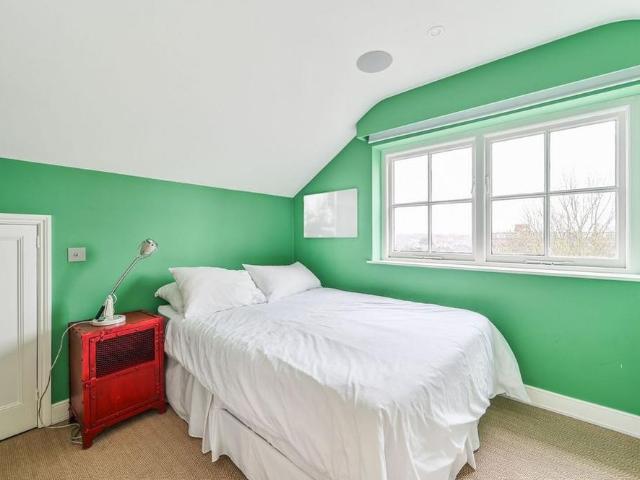 3 bedroom flat to rent