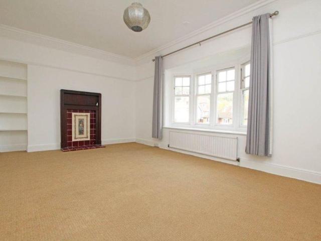 3 bedroom flat to rent