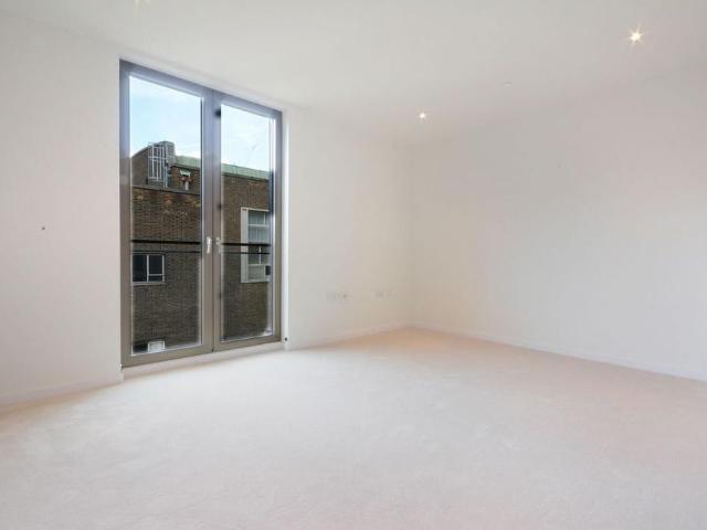 3 bedroom flat to rent