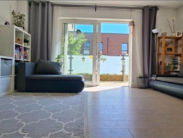 3 bedroom flat to rent