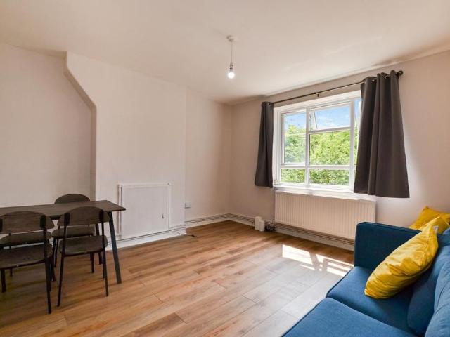 3 bedroom flat to rent