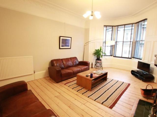 3 bedroom flat to rent