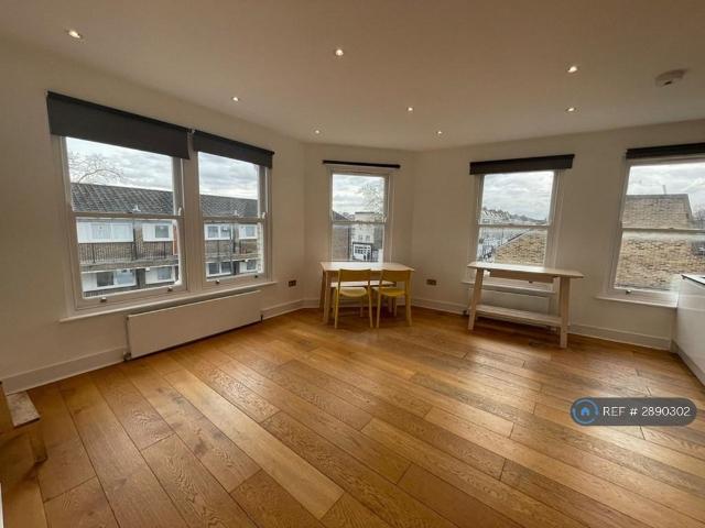 3 bedroom flat to rent