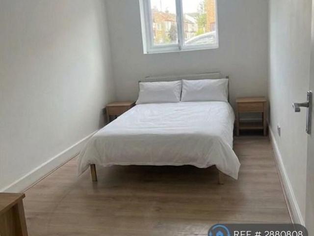 3 bedroom flat to rent