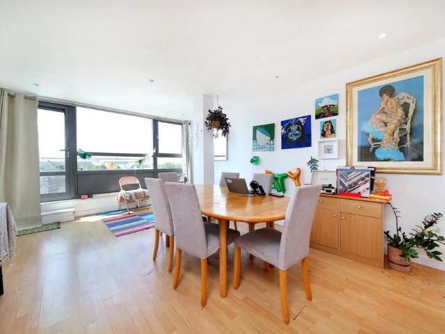 3 bedroom flat to rent