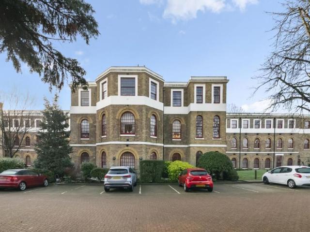3 bedroom flat to rent