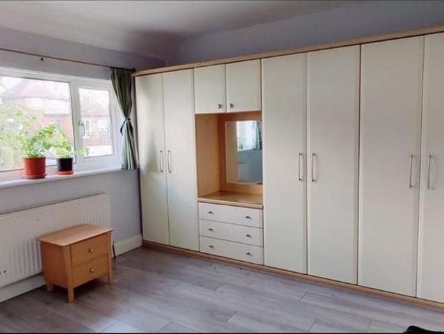 3 bedroom flat to rent
