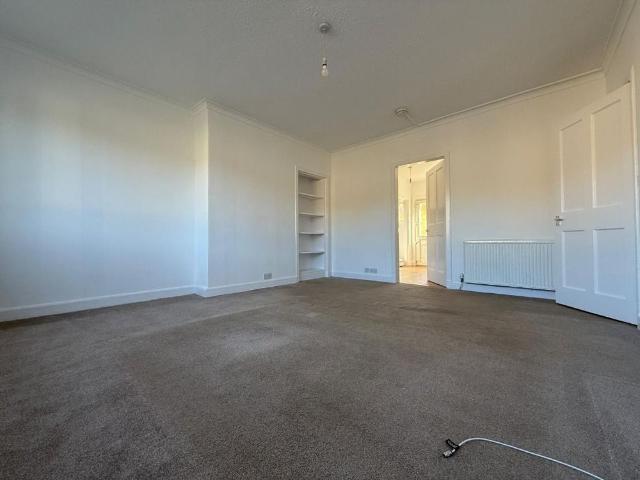 3 bedroom flat to rent