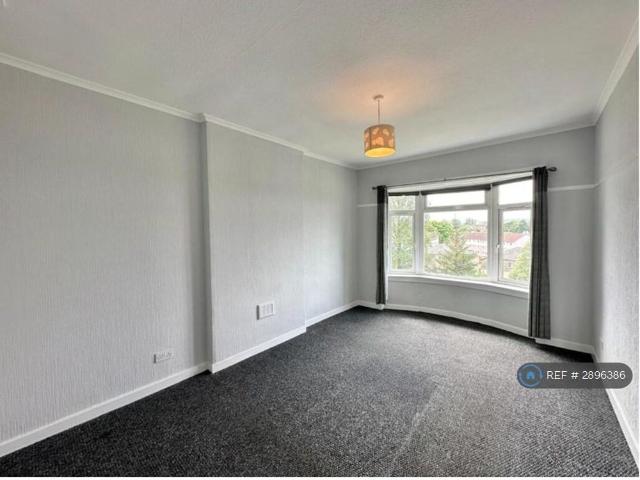 3 bedroom flat to rent
