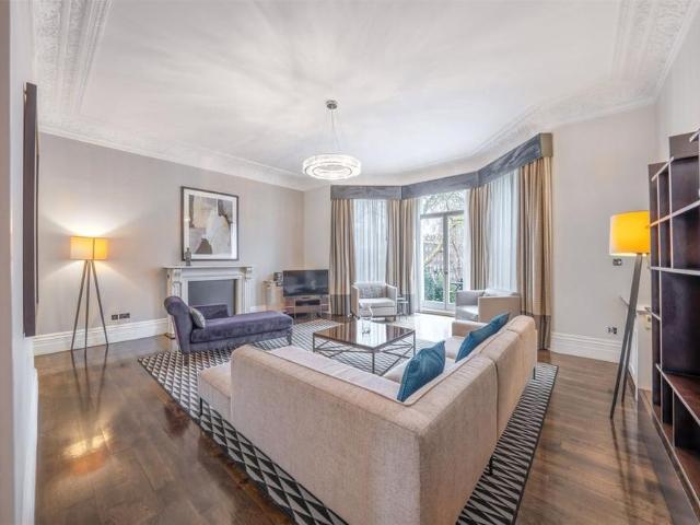 3 bedroom flat to rent