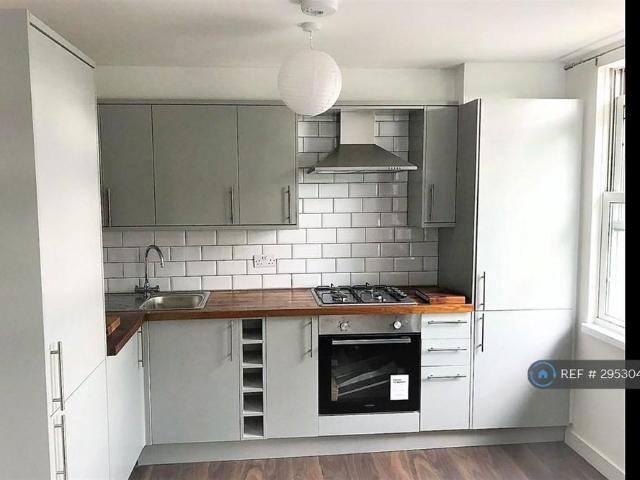 3 bedroom flat to rent
